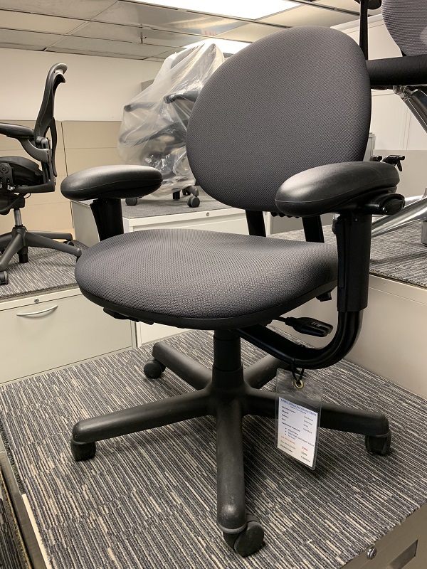 Steelcase Criterion Task Chair in Graphite