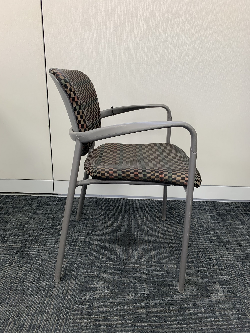 Haworth Improv Visitor Chair Graphite Frame with Chequered Fabric