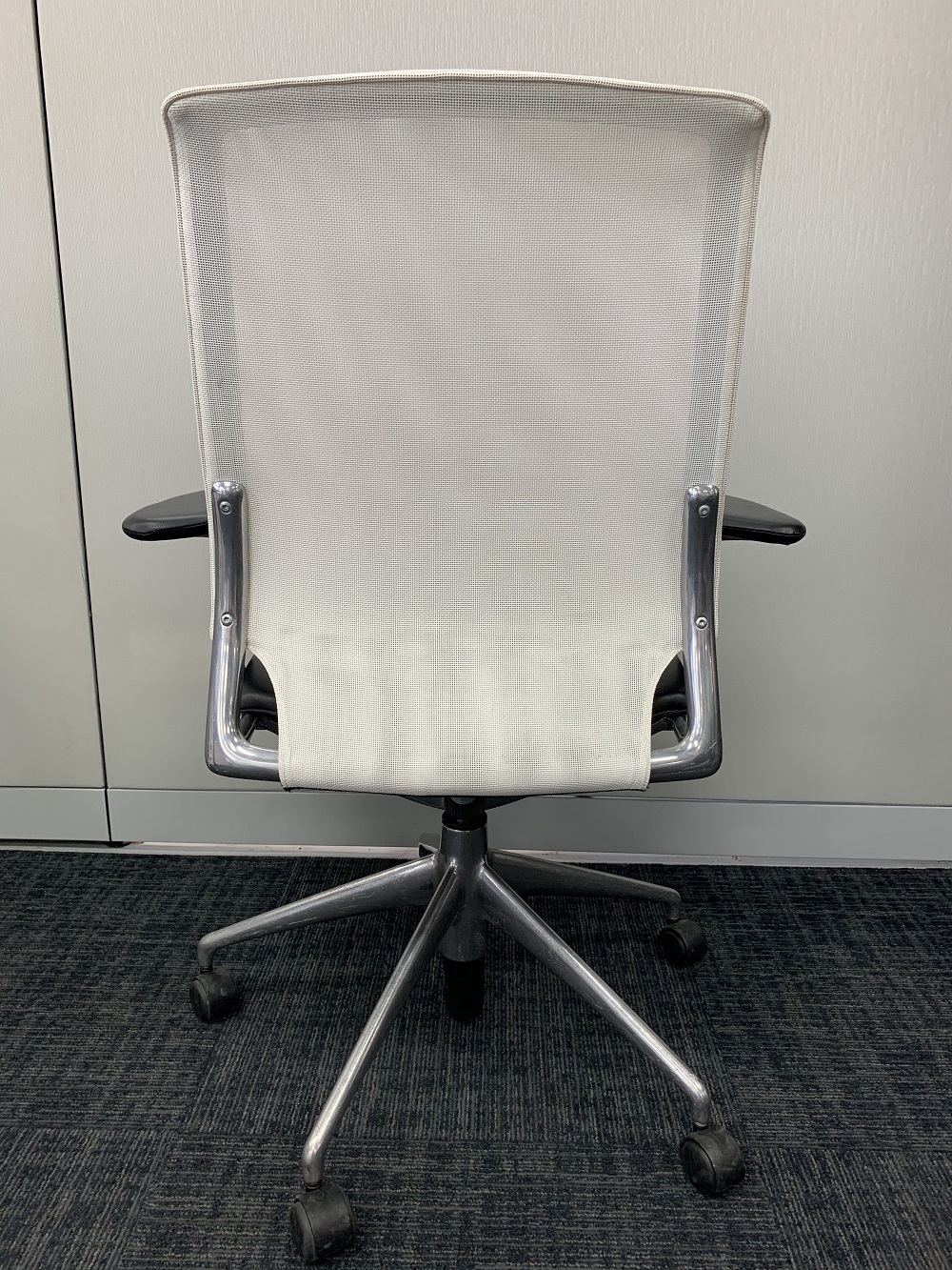 Vitra Meda with Nero Leather and Bianco Mesh Back