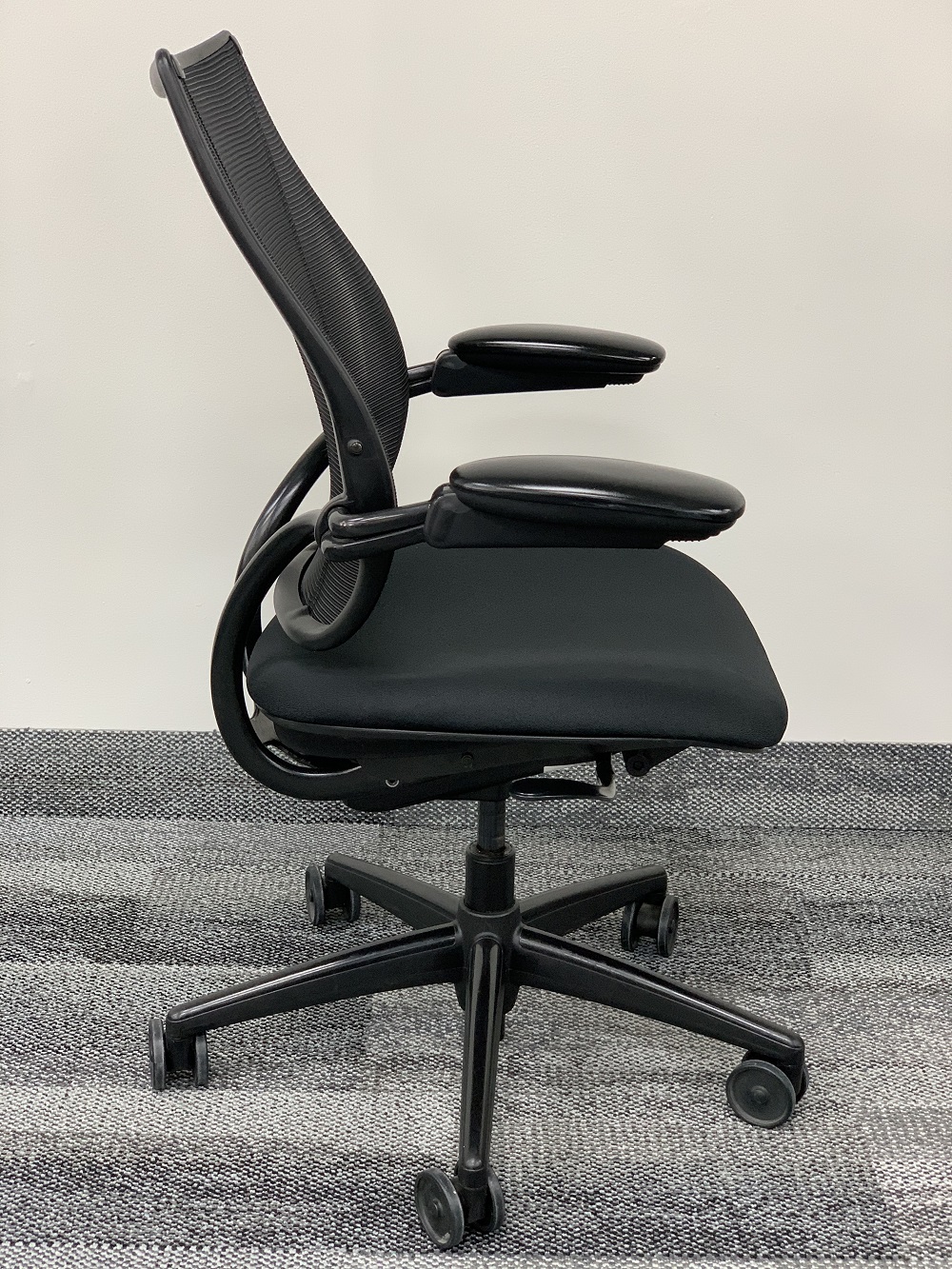 Humanscale Liberty in Black